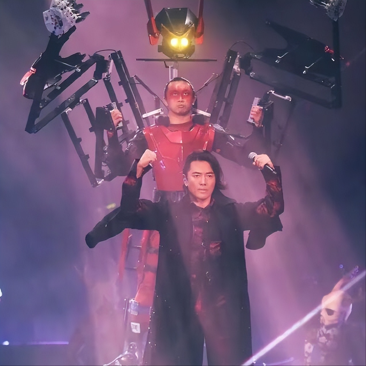 Ekin Cheng held a concert in Macau, and his wife Meng Jiahui spoke ...