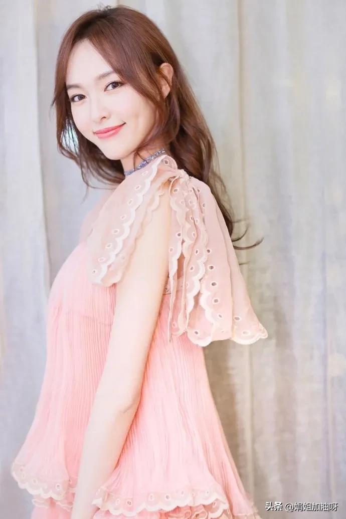 Share pictures, goddess Tang Yan - iNEWS