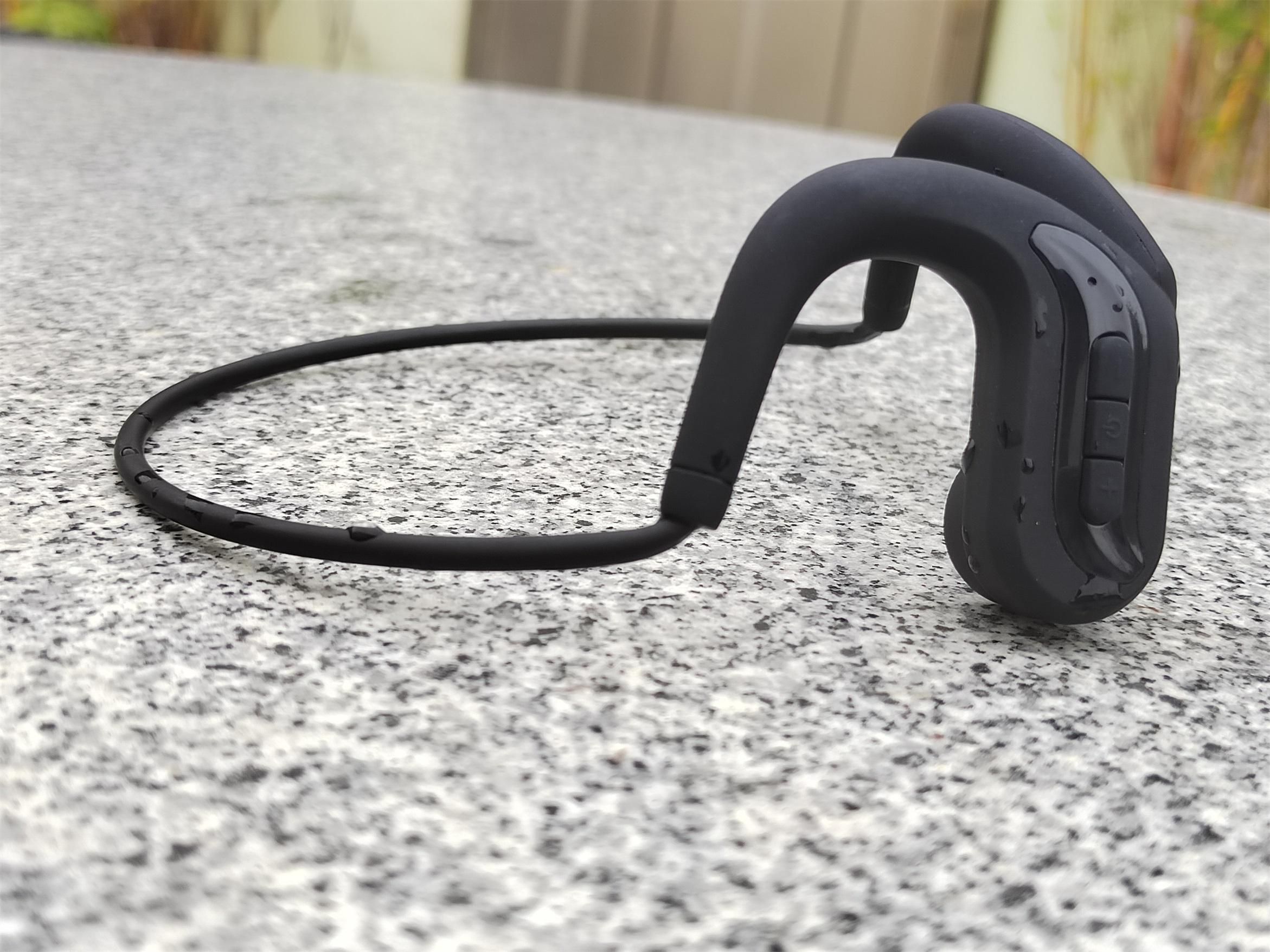 Listen to music and enjoy sports Yongyuan Y9 bone conduction sports ...