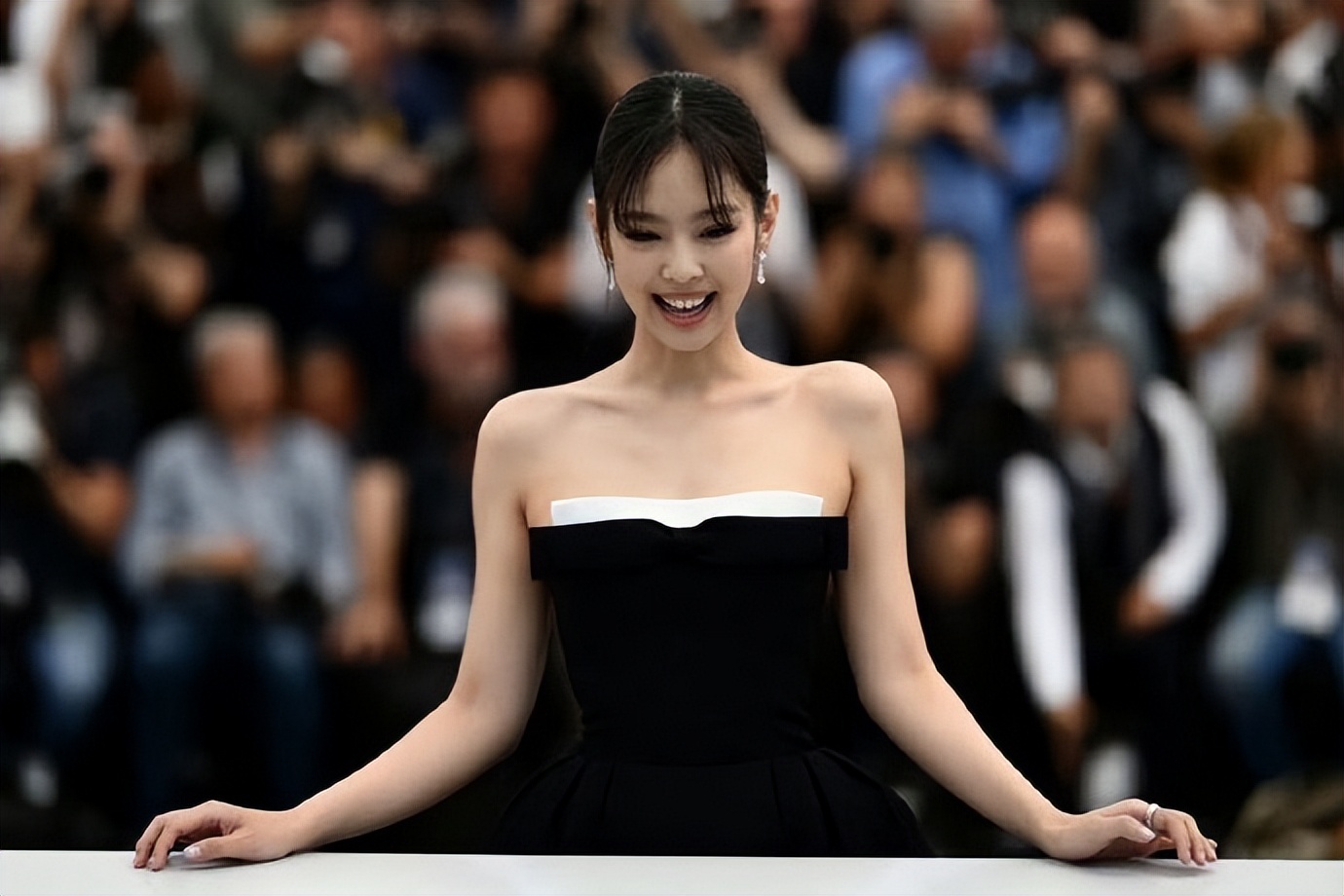 Jennie brings Chinese apparel brands to the international stage - iNEWS