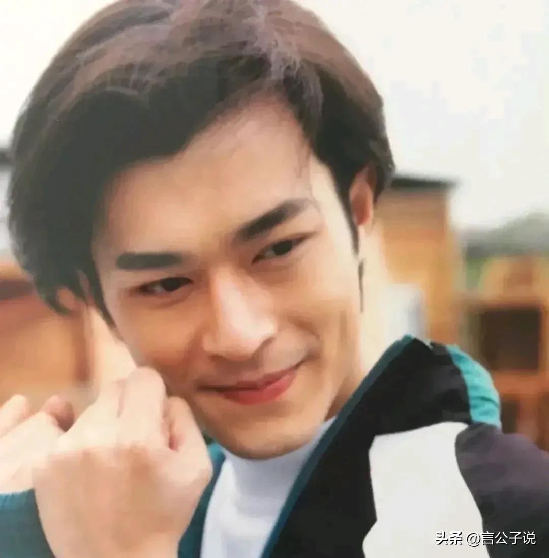 The 7 male stars with "beautiful dimples" are highly recognizable and ...