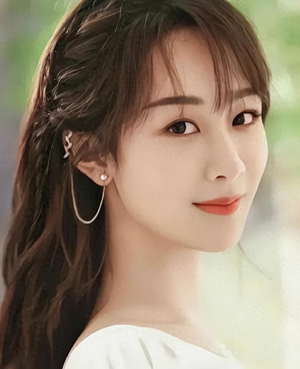 exposure! The actresses looked so different before and after they ...