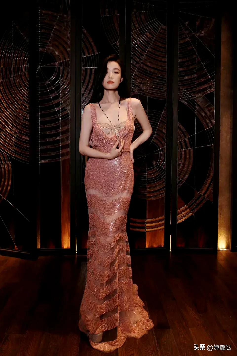 [Du Da Said] Goddess Ni Ni's customized mermaid dress is also very ...