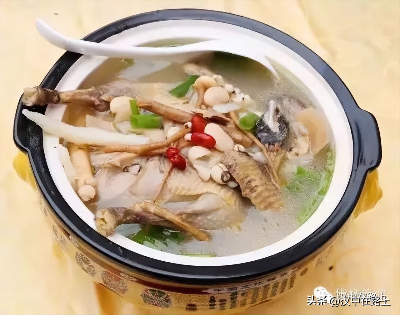 A must-eat food for Hanzhong people in winter!Have a bowl, it's very ...
