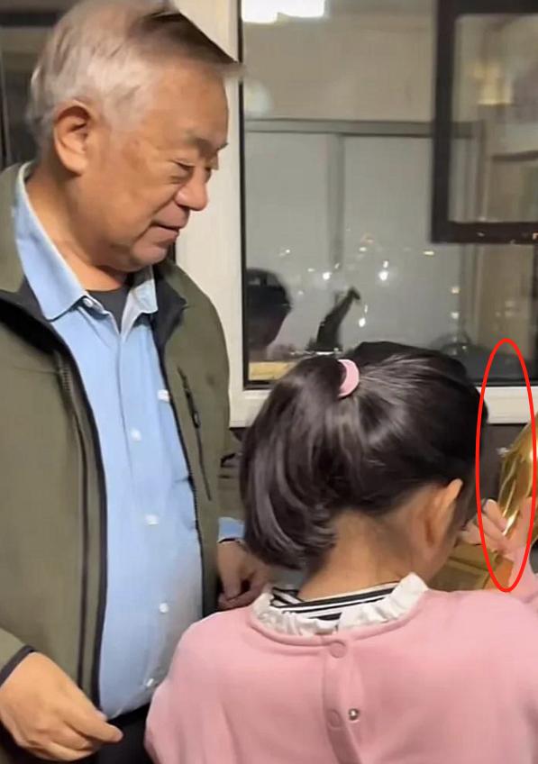 79-year-old old drama bone Gao Minghan showed up!Give the Golden ...