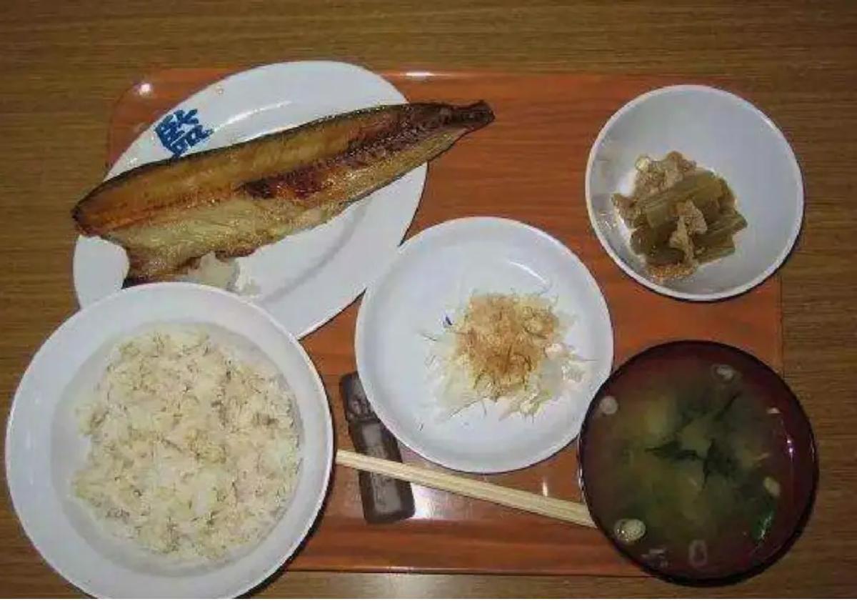 Ordinary soldier lobster pasta?South Korean soldiers posed for photos ...