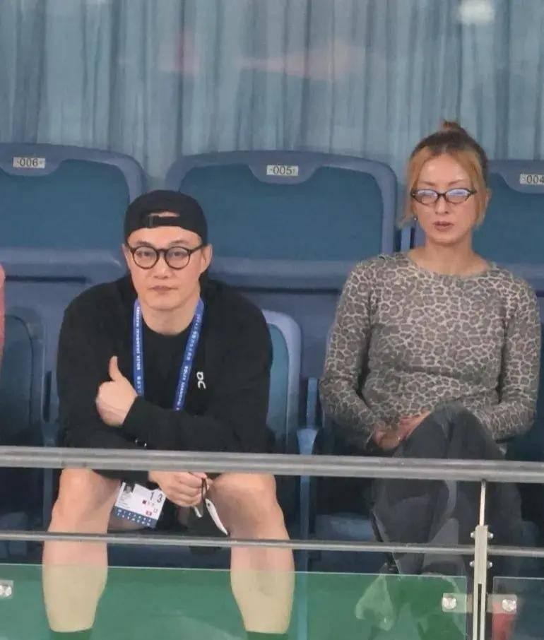 Eason Chan and his family of three watched the game together. 50-year ...