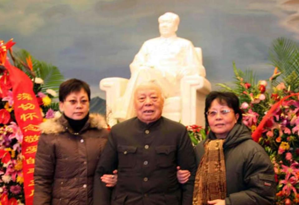 Jiang Qing, one of the "Gang of Four", asked to go to the bathroom when ...