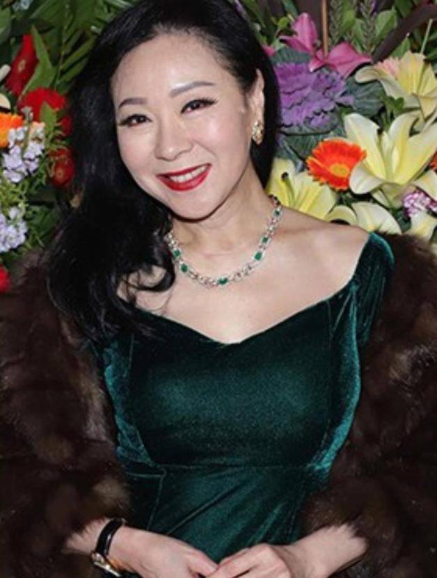 Wei Qiuhua: She used to be the queen of TV ratings with a business ...