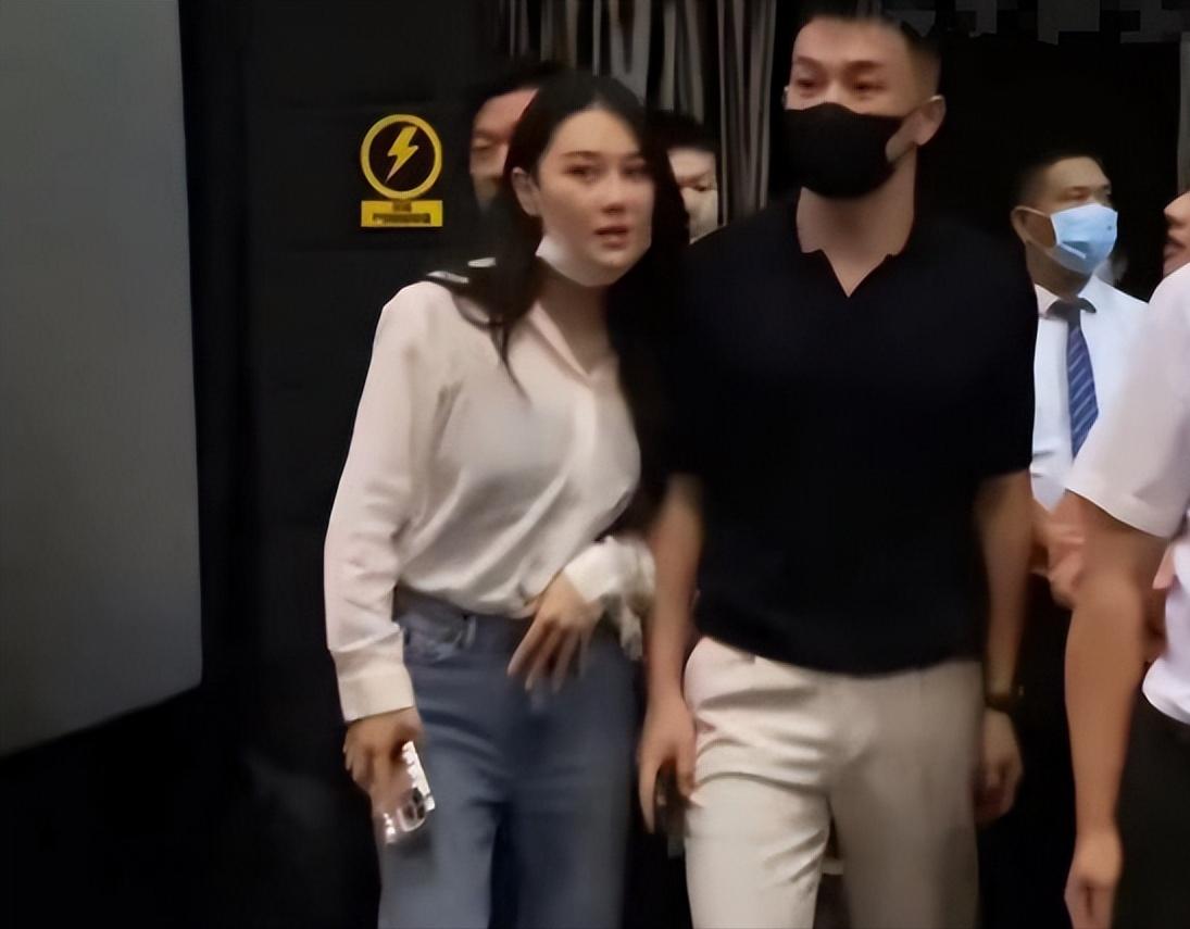 Zhang Xinyu and He Jie are rarely in the same frame! The couple showed ...