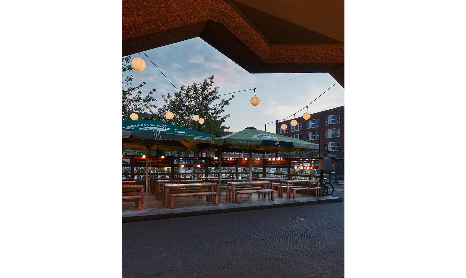 World-renowned Master Works-Studio Modijefsky-De Biertuin Amsterdam ...