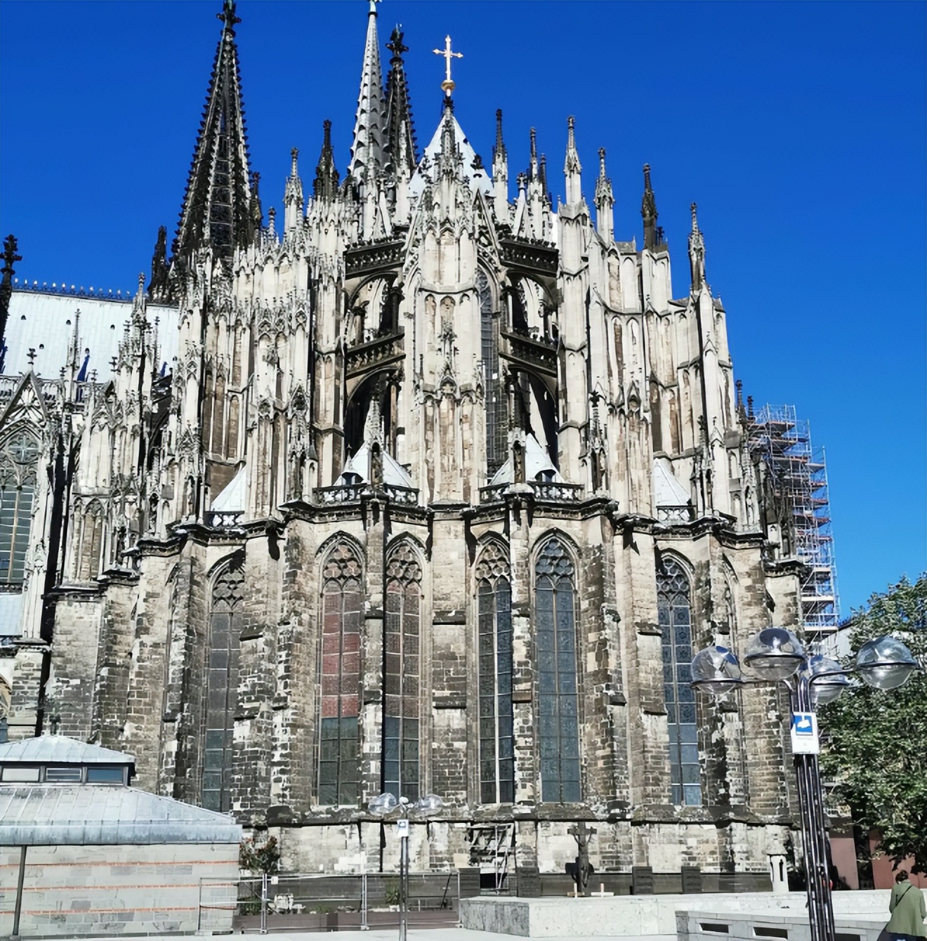 Explore the development of German Gothic architecture - iMedia