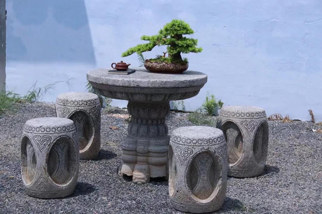 stone table - iNEWS
