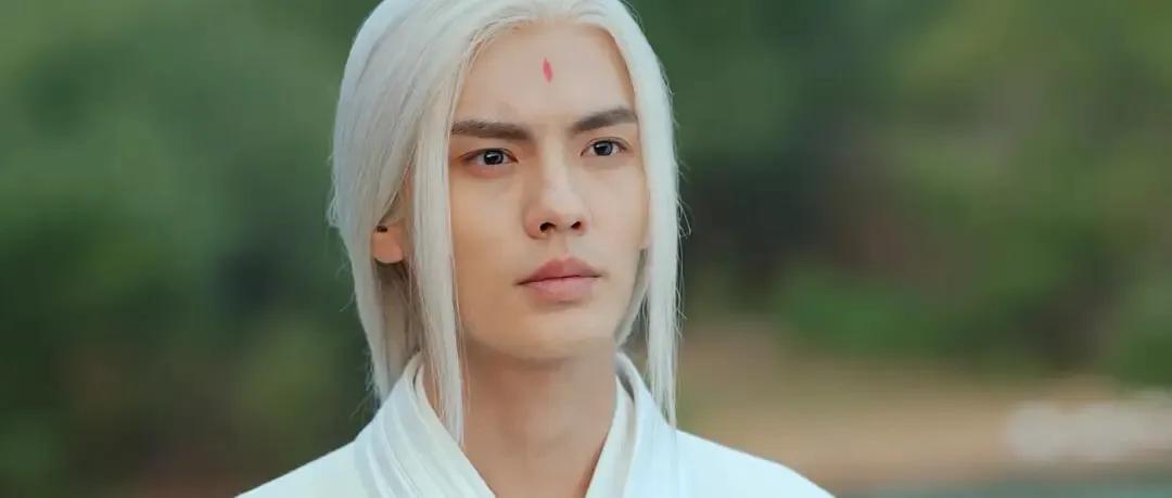 "Under the Alien" started broadcasting, the special effects burst, Feng ...