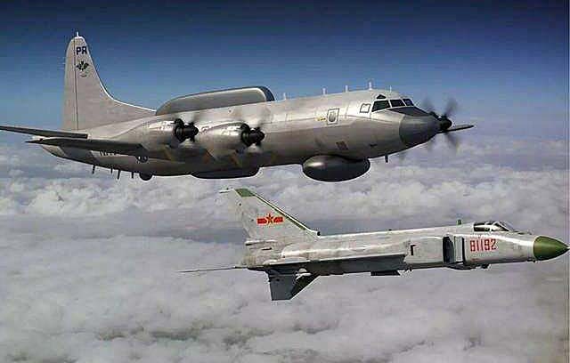 The American pilot who crashed Wang Wei's fighter jet distorted the ...