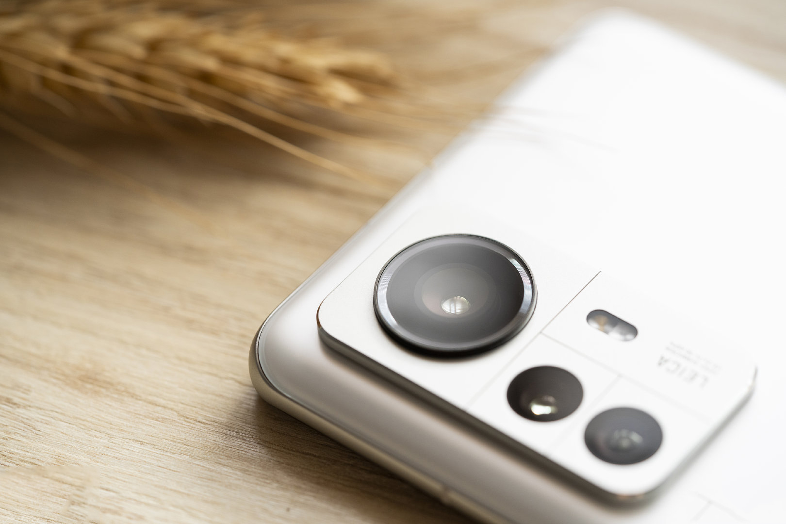Price almost halved: Xiaomi 12S is undervalued! - iNEWS