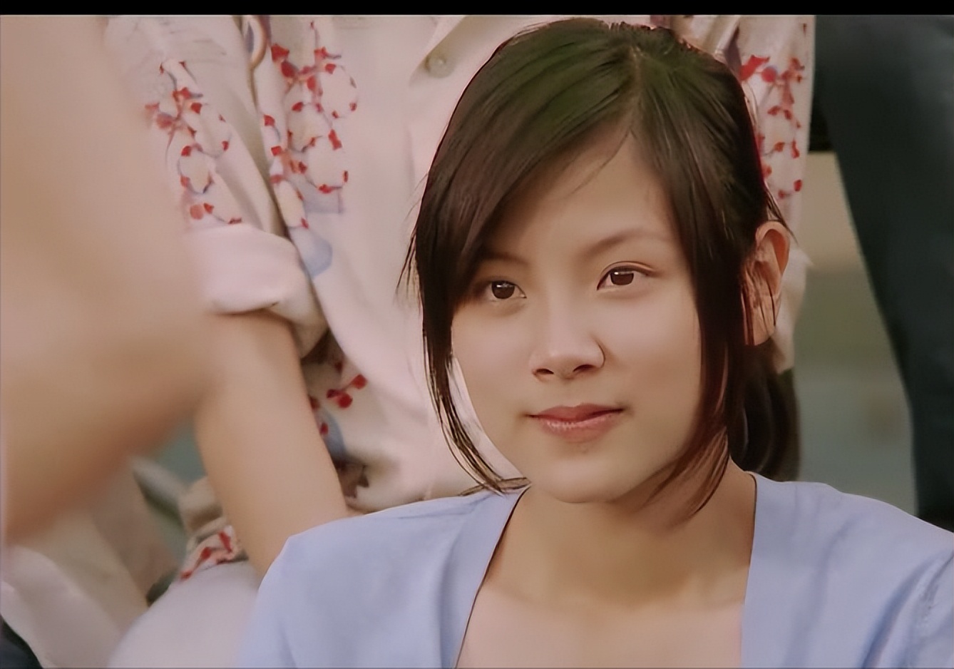 What is the lens language of the movie "A Little Thing of First Love ...