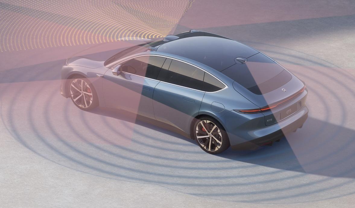 The speed limit is 60 kilometers! The driver can drive without hands ...