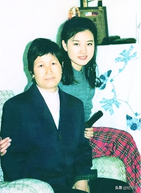 If you can't sing, don't pretend to be a singer! These 4 military ...