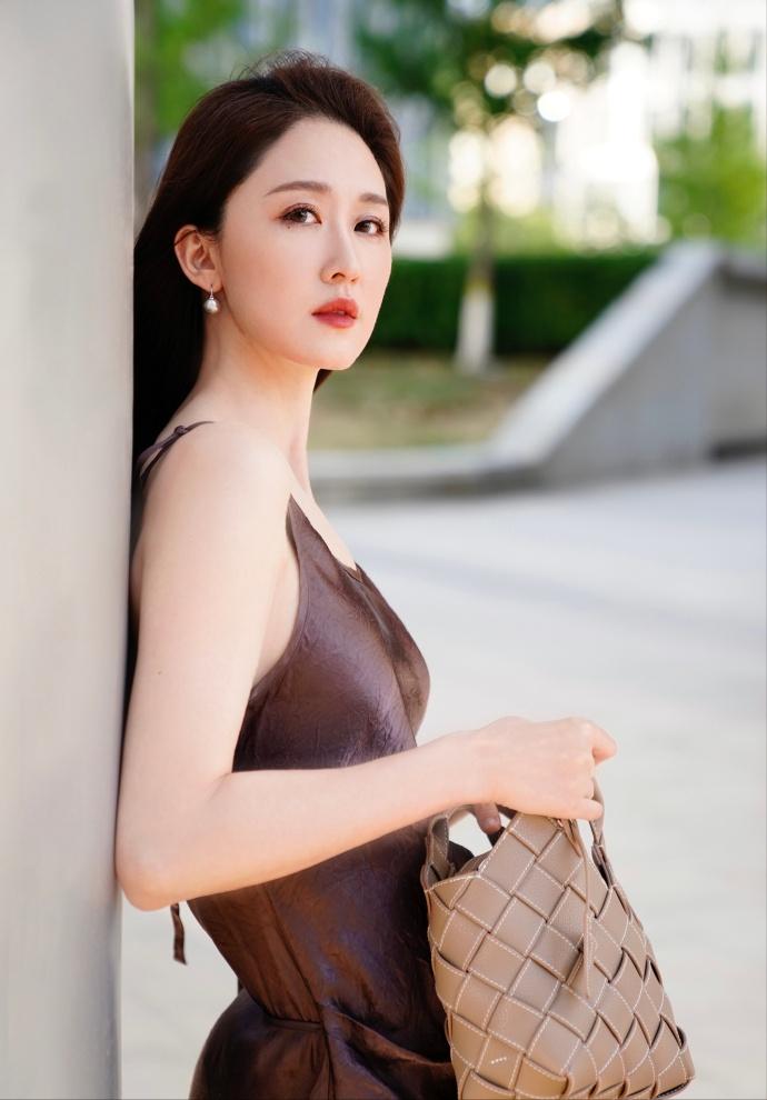 "The New World of Wife" 04: Liang Yuan, played by Zhang Wen, is actually the most lovable female ...