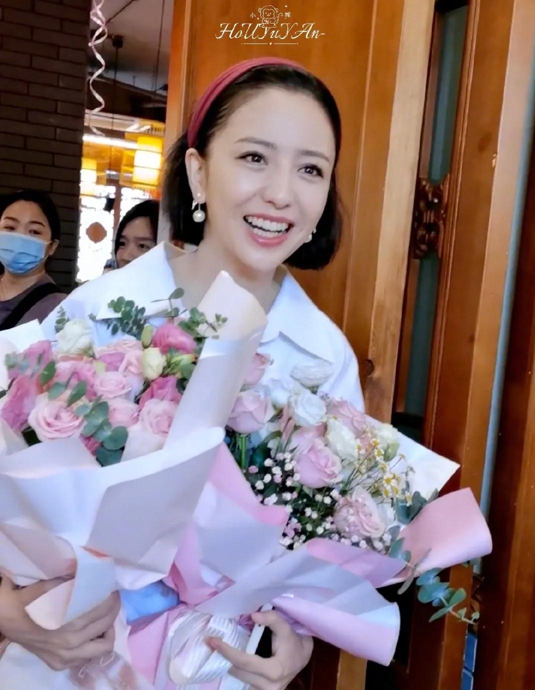 Chen Sicheng posted photos to wish Tong Liya a happy birthday - iNEWS