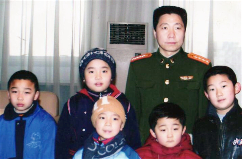 Yang Liwei heard a "knock on the door" in space, and the answer was ...