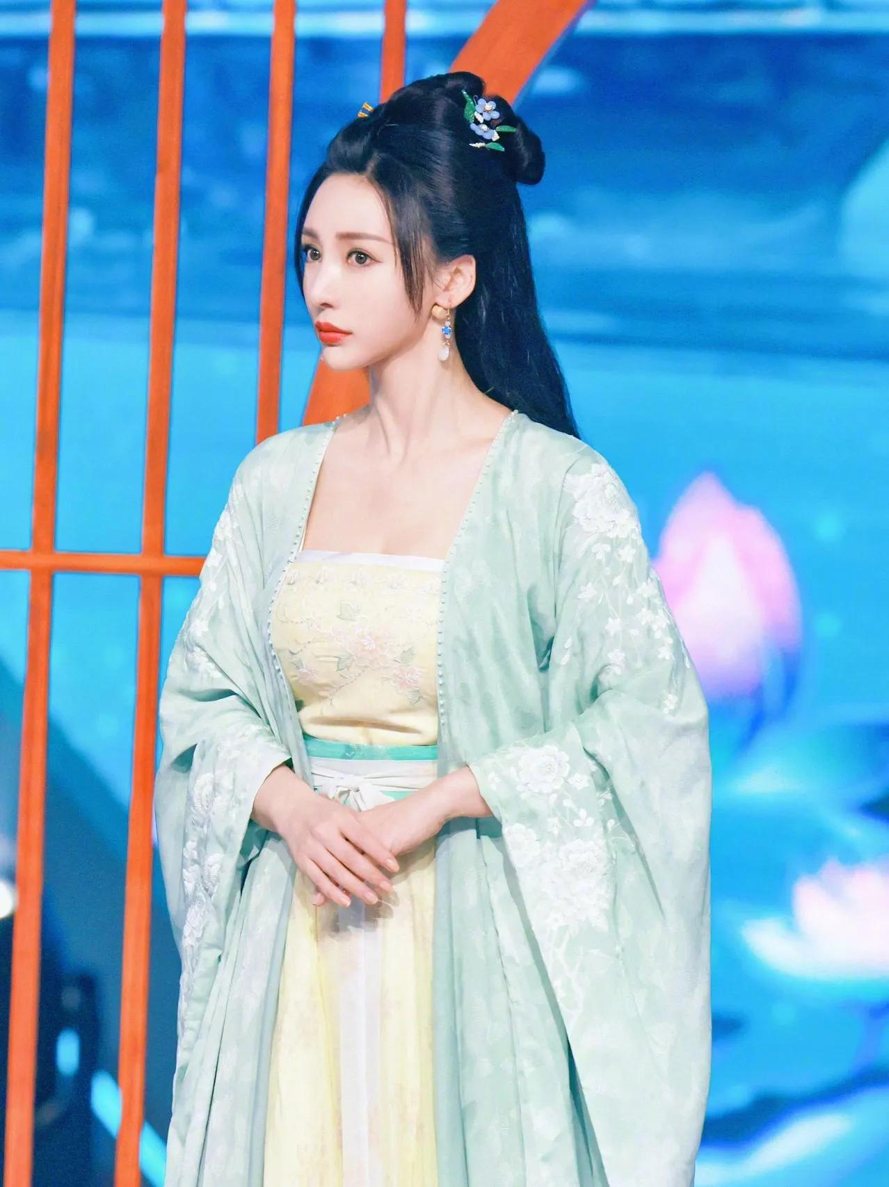 Liu Yan-Sun Sanniang in Ancient Costume - iMedia