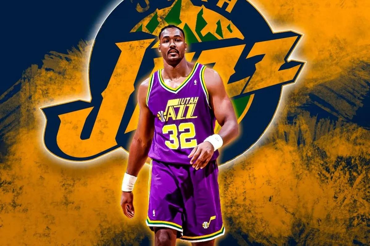 US media lists the 16 players with the most regular season MVPs in ...