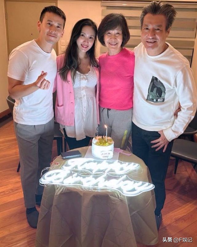 Shi Xiu's son, Chen Yuchen, Mrs. Guanxuan gave birth to a daughter, a ...