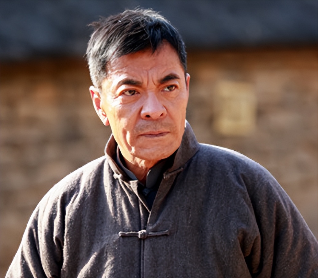 Liu Wei: At the age of 41, he fell in love with 19-year-old Yang Ruoxi ...