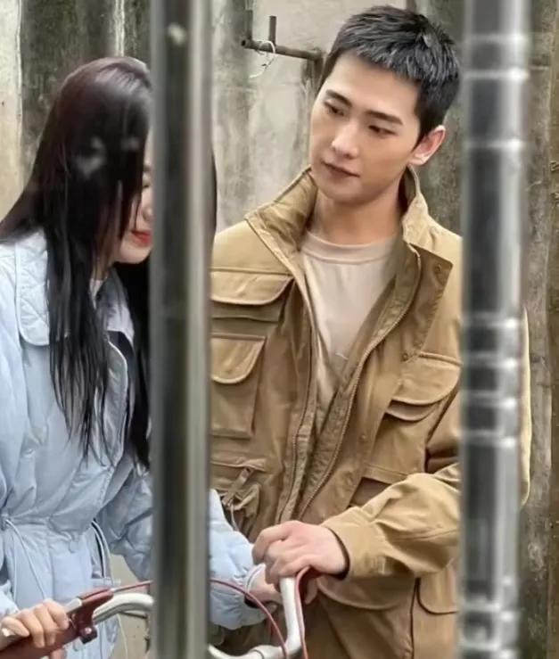 When the true and false love is going on, Yang Yang and Wang Churan are ...