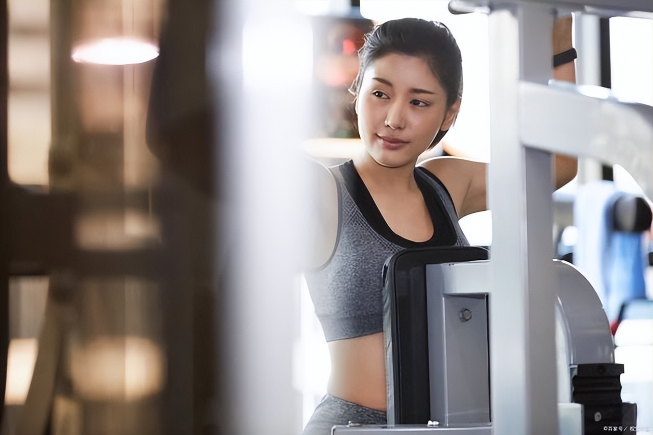 Fitness copywriting circle of friends (sports check-in humorous ...