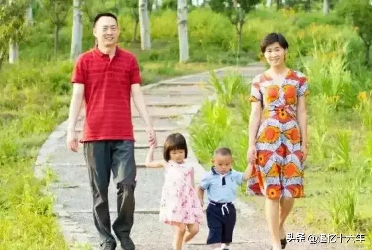 Liu Yang's family of four appeared in the same frame, and her husband ...