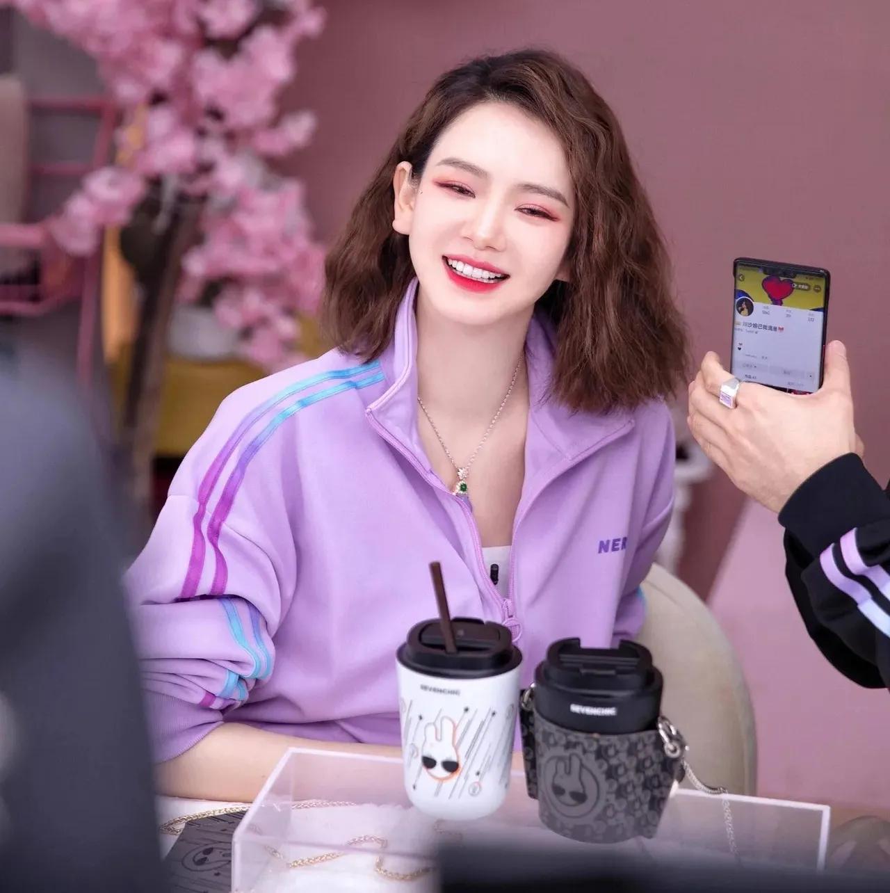 Qi Wei beautiful girl - iNEWS