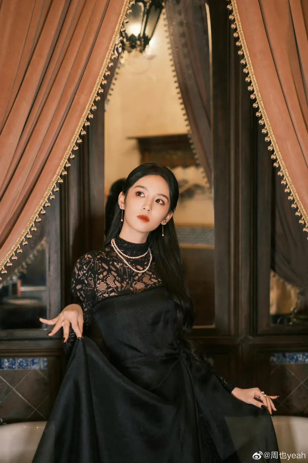 Zhou Ye wallpaper sharing: Noble and elegant lady, infinite charm - iNEWS