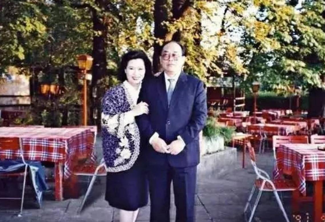 Zhu Fengbo, a famous singer, fell in love for 6 days and got married ...