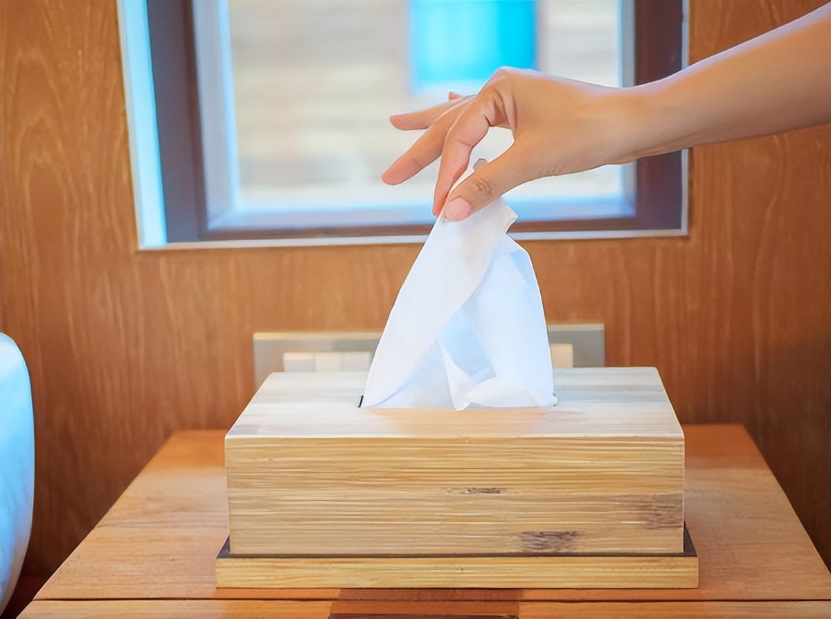 Why do women's private parts always have an unspeakable smell?Is it ...