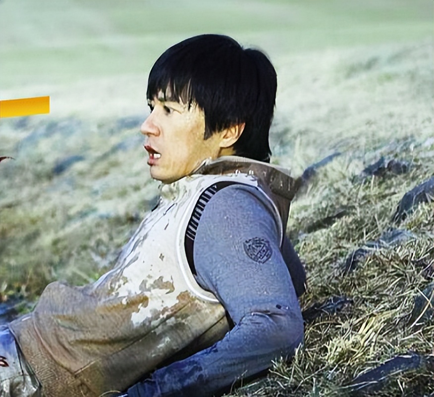 How does the movie "Invasion of Iron Worms" create a horror atmosphere ...