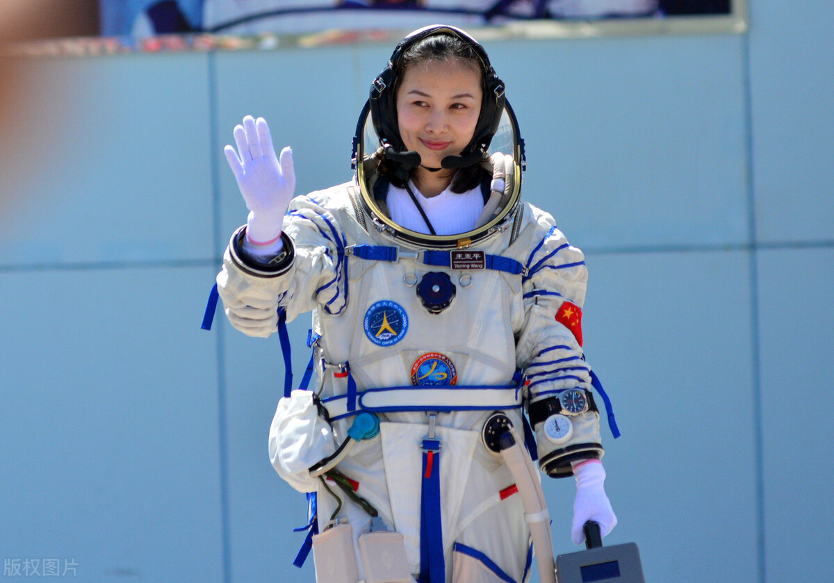 On the recognized beauty of PLA astronaut Wang Yaping, who does not ...