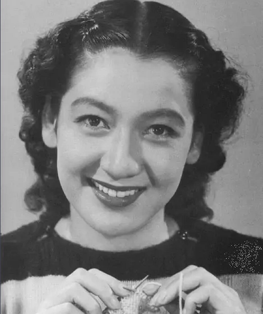 Japanese actress Setsuko Hara, who was "gifted" to MacArthur as her ...