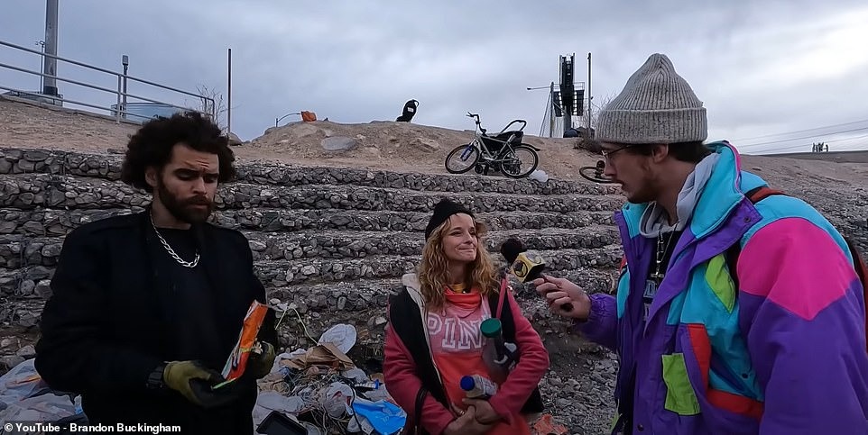 Under the bustling Las Vegas, there are a group of "mole people" hidden ...