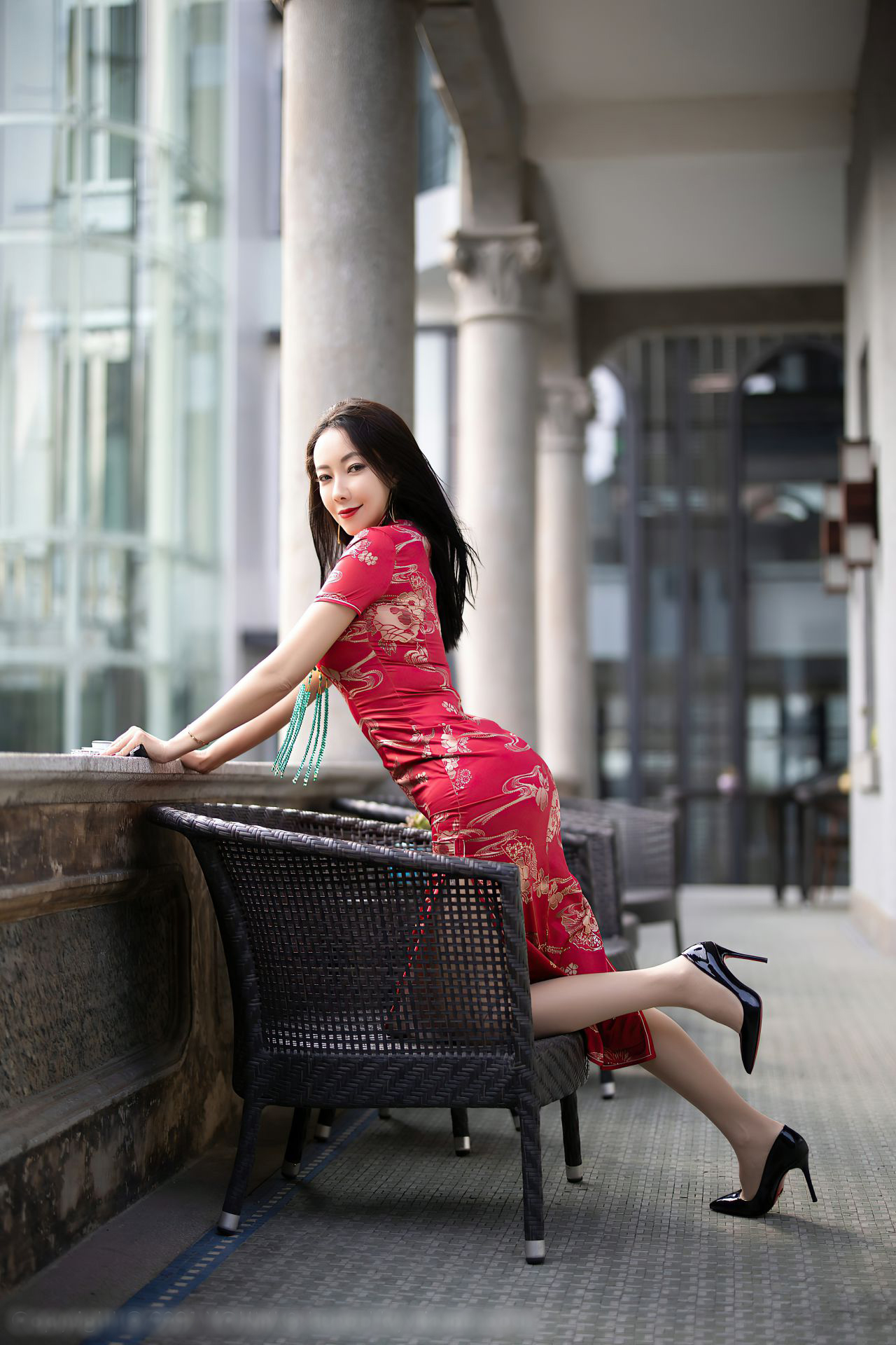 "YouMi Youmihui" Guoer Victoria Chinese Split Cheongsam Photo - iNEWS
