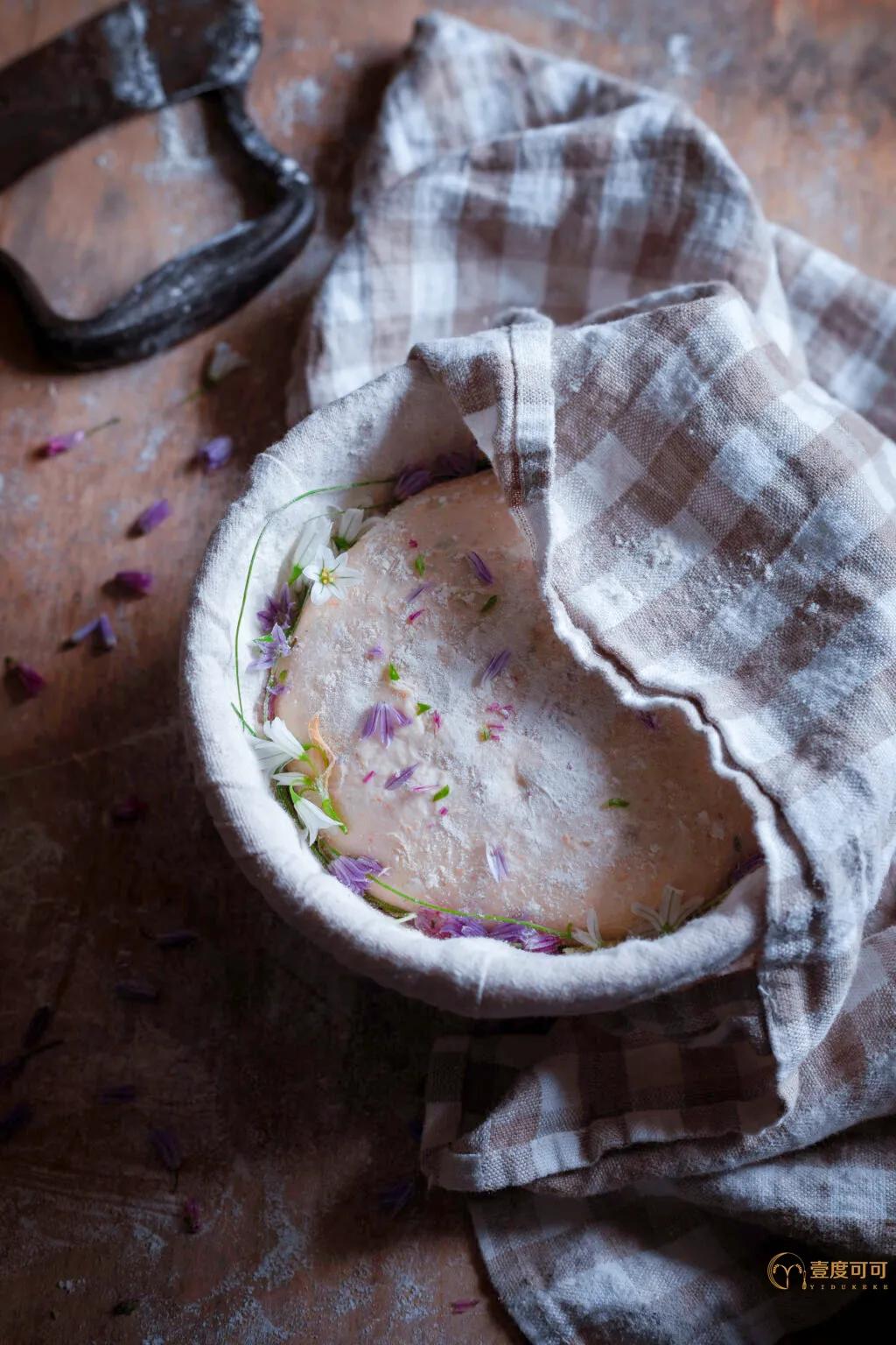Absolute child!Super beautiful leek flower cheese sourdough bread with ...