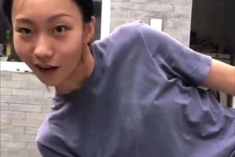 After the mad birth sisters were disbanded, Shao Yuxuan took oxygen in bed, Zhang Xiaohua ...