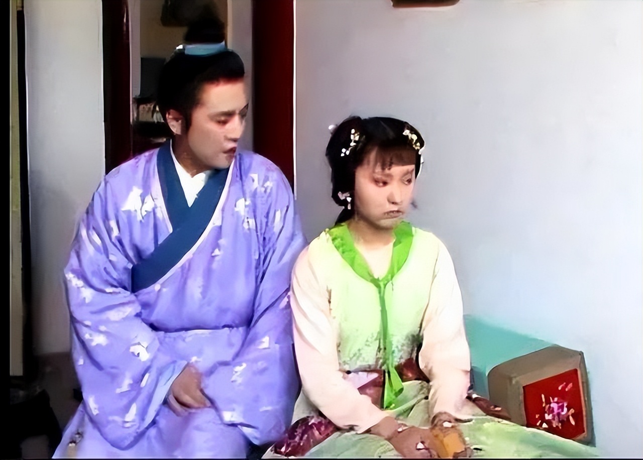 Jia Qiang in Dream of Red Mansions is an aristocratic son, why does he like opera actors and ...