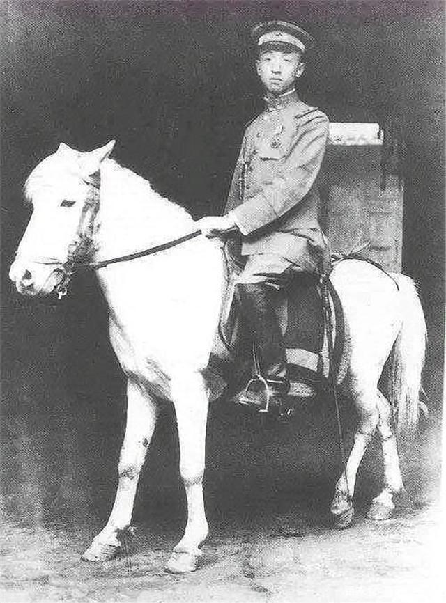 Dong Zhujun, a strange woman from the Republic of China: From a poor family, she counterattacked ...