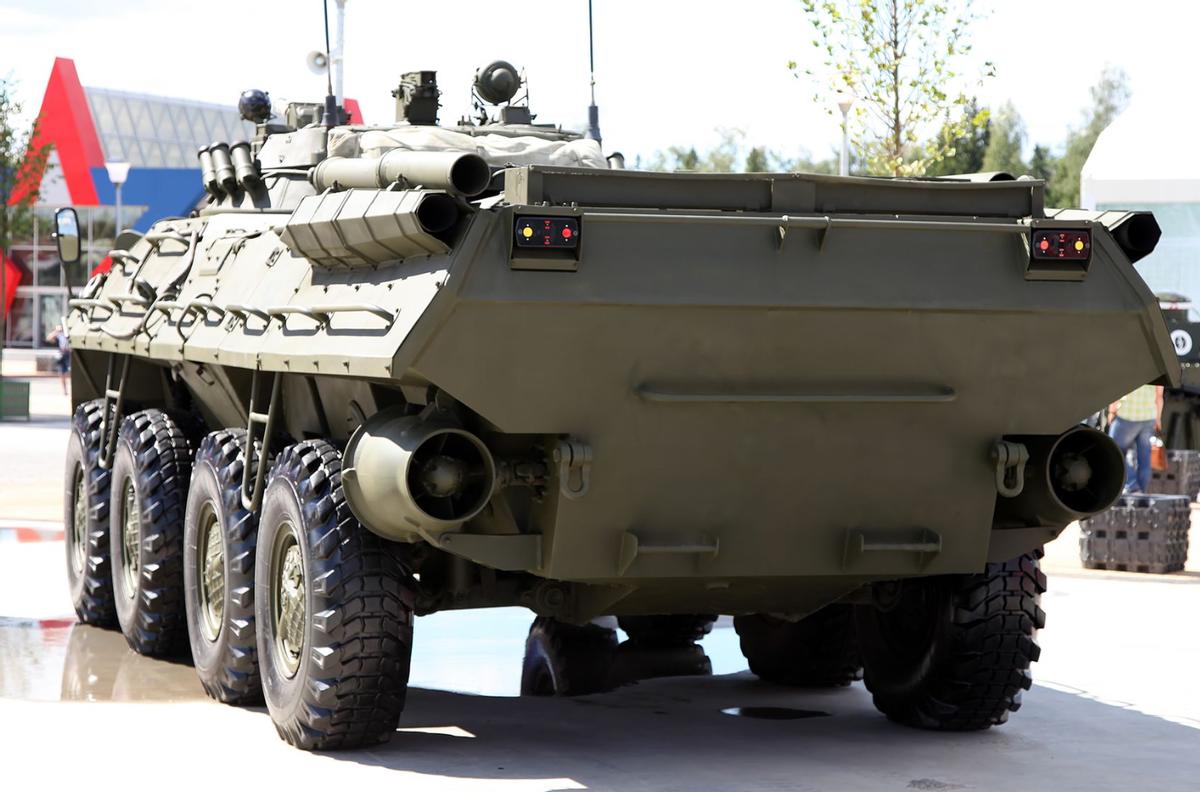 Born at the wrong time, the BTR-90 step chariot that was scrapped by ...