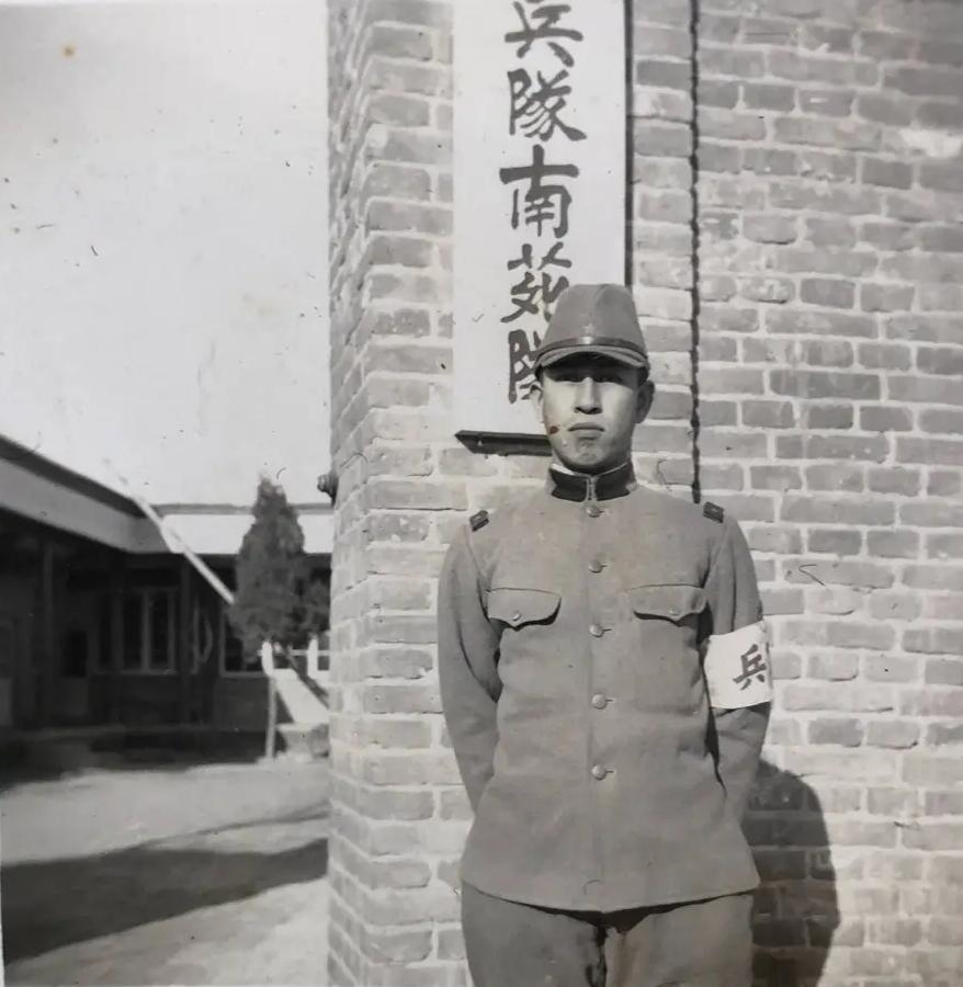 The red agent Ren Yuan woke up in the Japanese prison and asked his ...