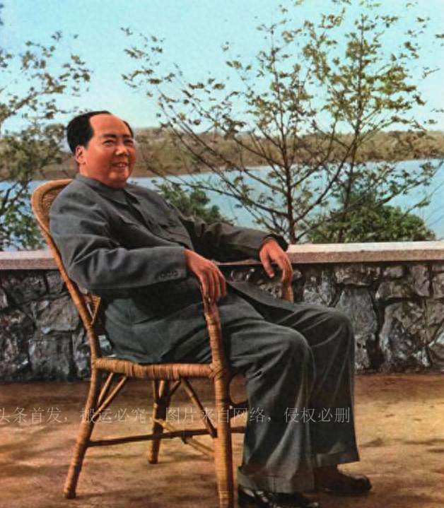 History of the evolution of the plaque on the door of "Comrade Mao ...