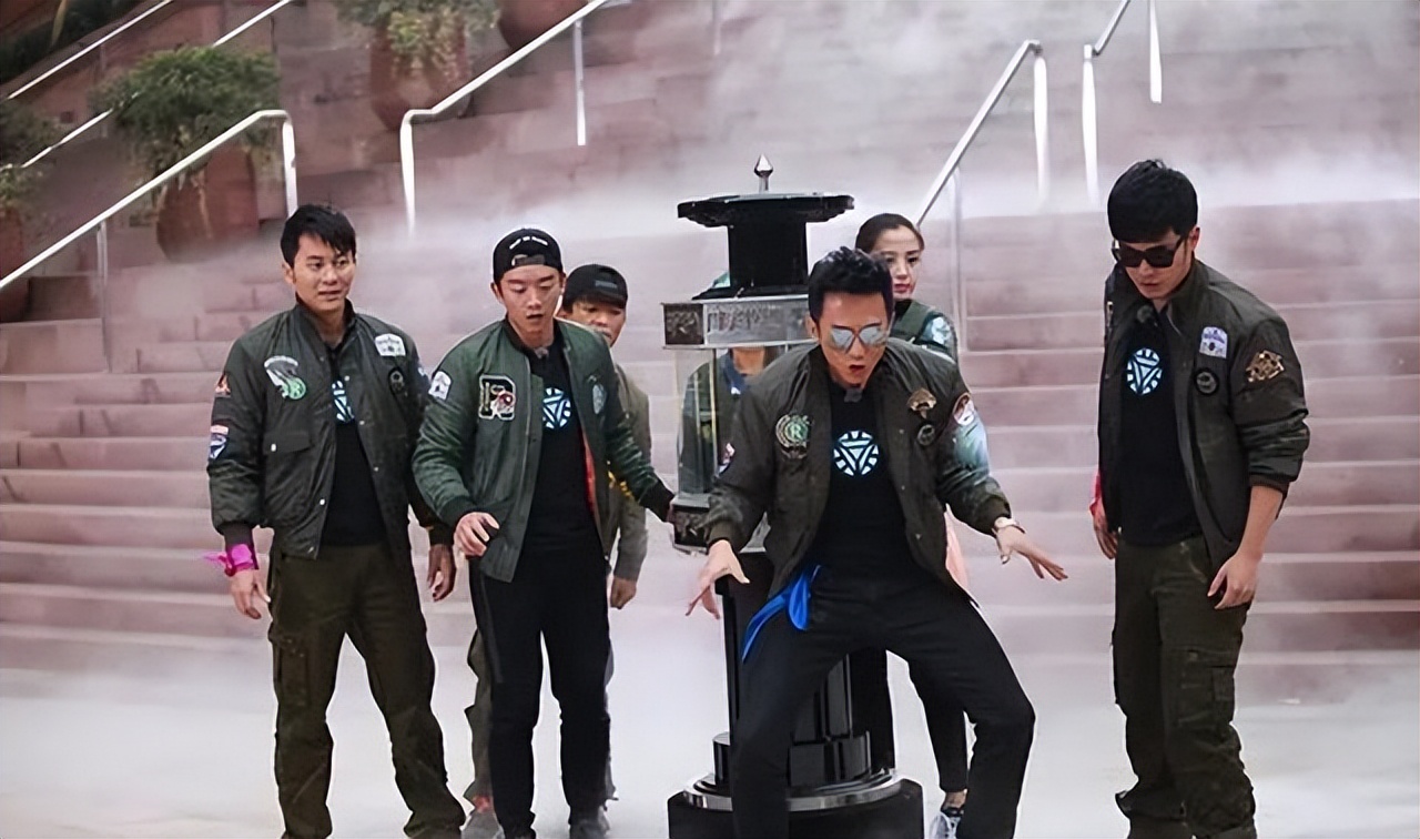 Deng Chao and Yang Ying are in the same frame at Wimbledon, the ...